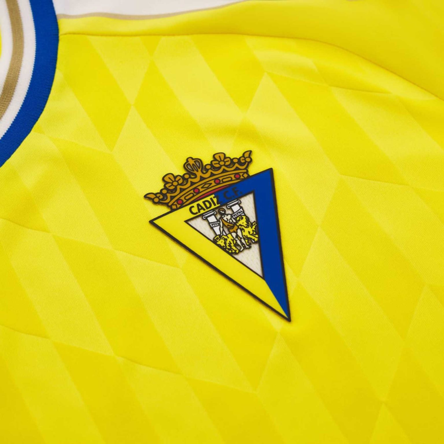 Ropa del Cádiz CF barata - Deportes Bernal
